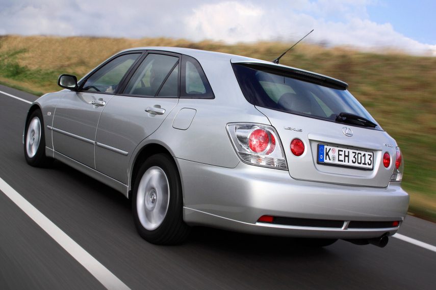 Coche del día: Lexus IS SportCross (XE10) | espíritu RACER