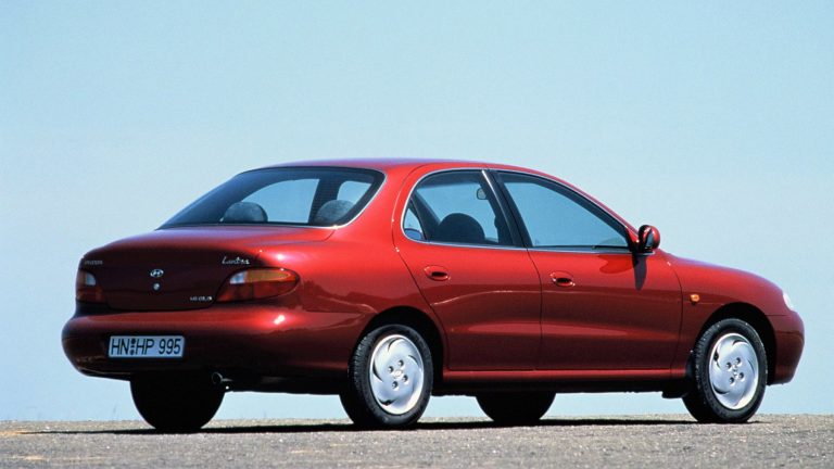 Coche del día: Hyundai Lantra 1.9D (J2) - espíritu RACER